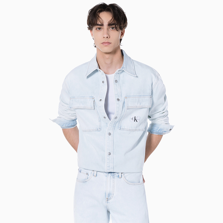 [CK] 남 라이트블루 릴렉스핏 데님 셔츠 J325296 1AA - 감도 깊은 취향 셀렉트샵 29CM
